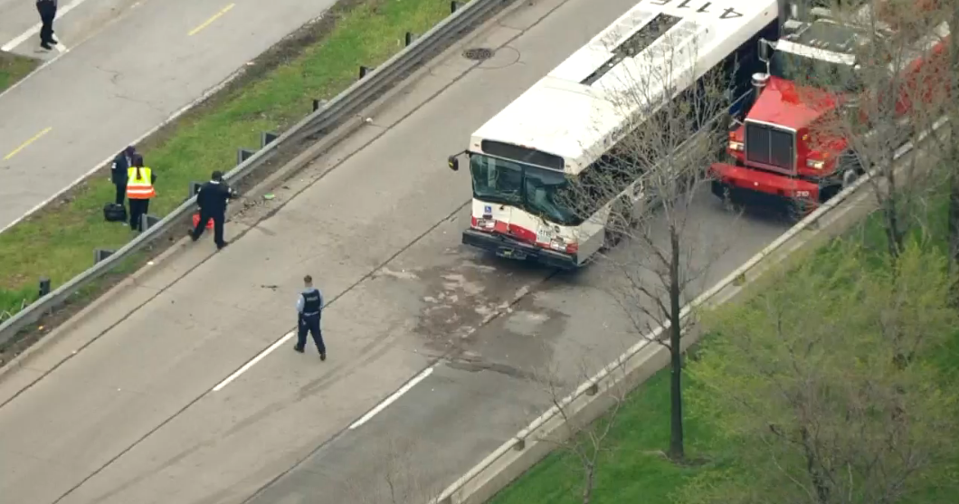 Five injured in CTA bus crash on DuSable Lake Shore Drive in Kenwood ...