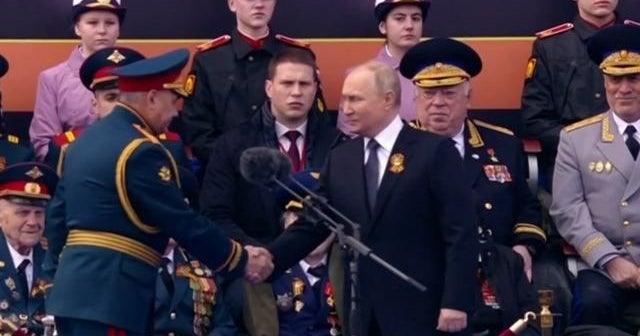 Putin defends brutal invasion of Ukraine at "Victory Day" parade - CBS News