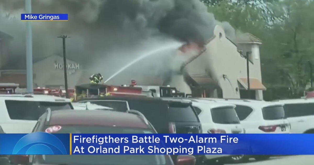Firefighters battle two-alarm fire at Orland Park shopping plaza - CBS ...