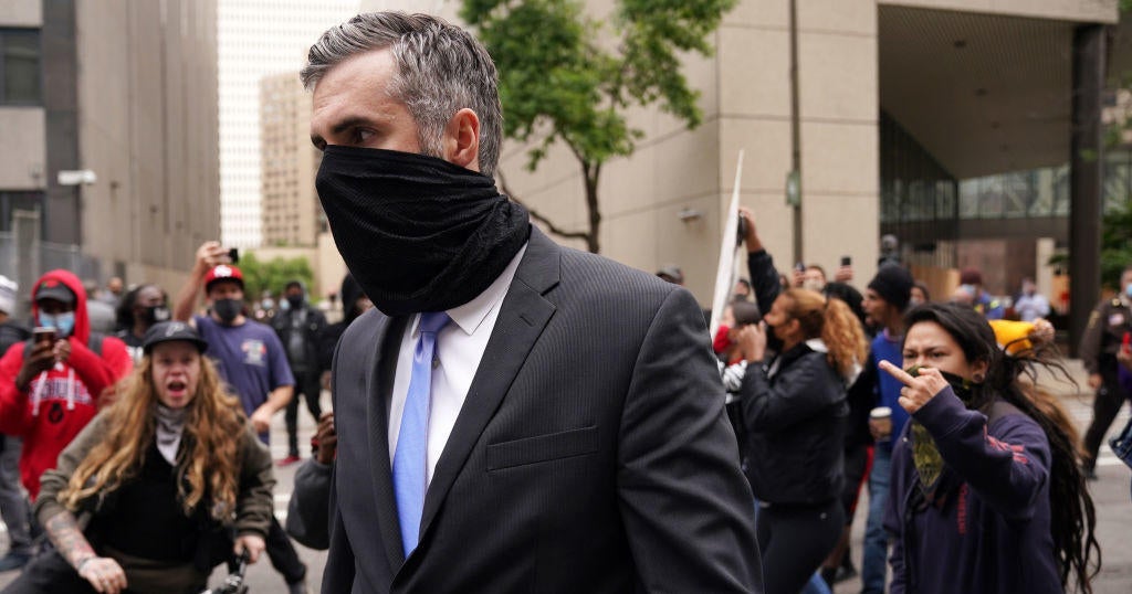 Former Minneapolis officer Thomas Lane pleads guilty to manslaughter in ...