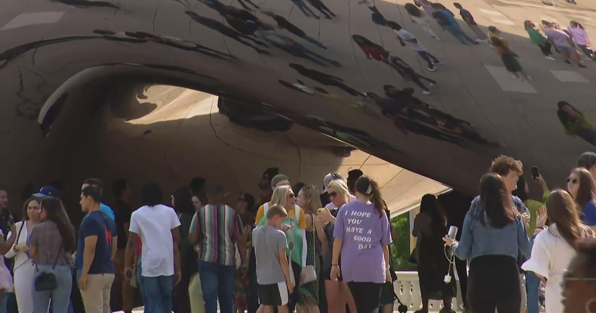 New curfew rule now in effect at Millennium Park - CBS Chicago