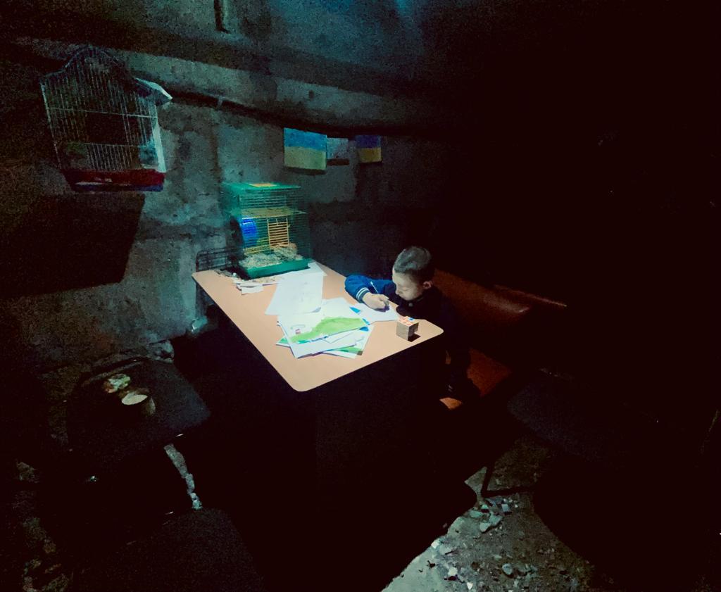 Last child sheltering from Russian bombs in a Ukraine basement draws ...
