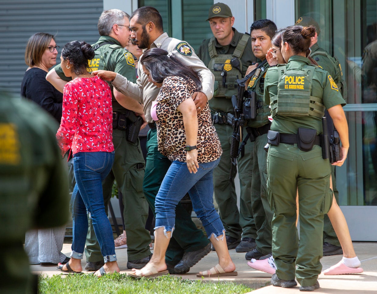 Texas school shooting: 19 children, 2 adults killed at Robb Elementary ...
