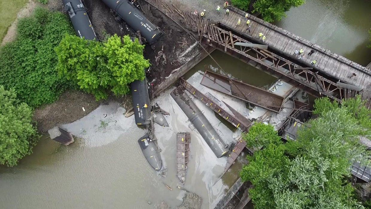 Derailed train leaked 3,000 gallons of petroleum distillate into water ...