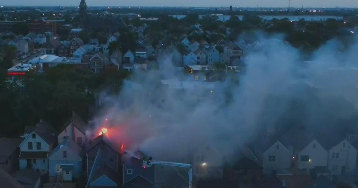 2 firefighters injured battling massive house fire in Back of the Yards ...