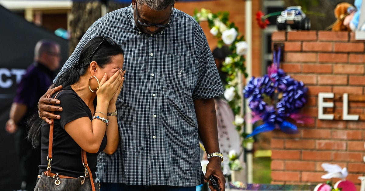 Anxiety gripping parents in the aftermath of Uvalde tragedy - CBS Miami