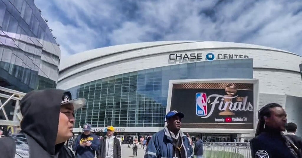 Warriors fans stoked as NBA Finals begin at Chase Center - CBS San ...