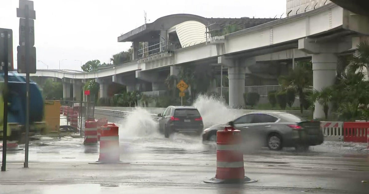 Drainage concerns in downtown Miami as rain keeps falling from tropical ...