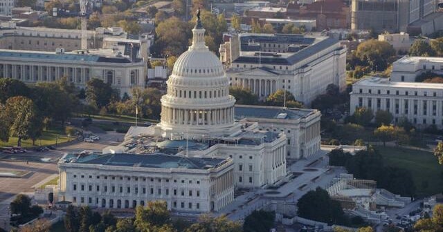 School groups and tourists return for tours to partially reopened U.S ...