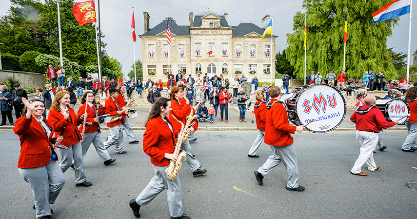 SMU band performs at d-day ceremonies in Normandy - CBS Texas