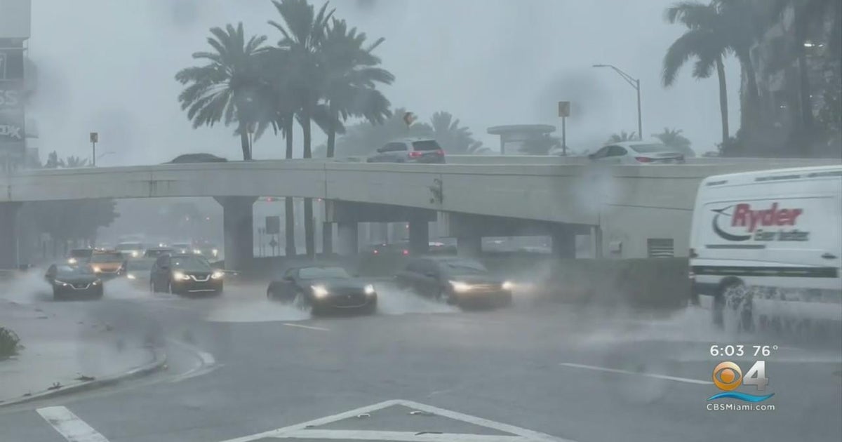 Heavy rain soaks Miami Beach - CBS Miami