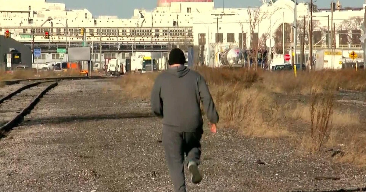 WCCO Archive: Jason DeRusha recreates "Rocky" - CBS Minnesota