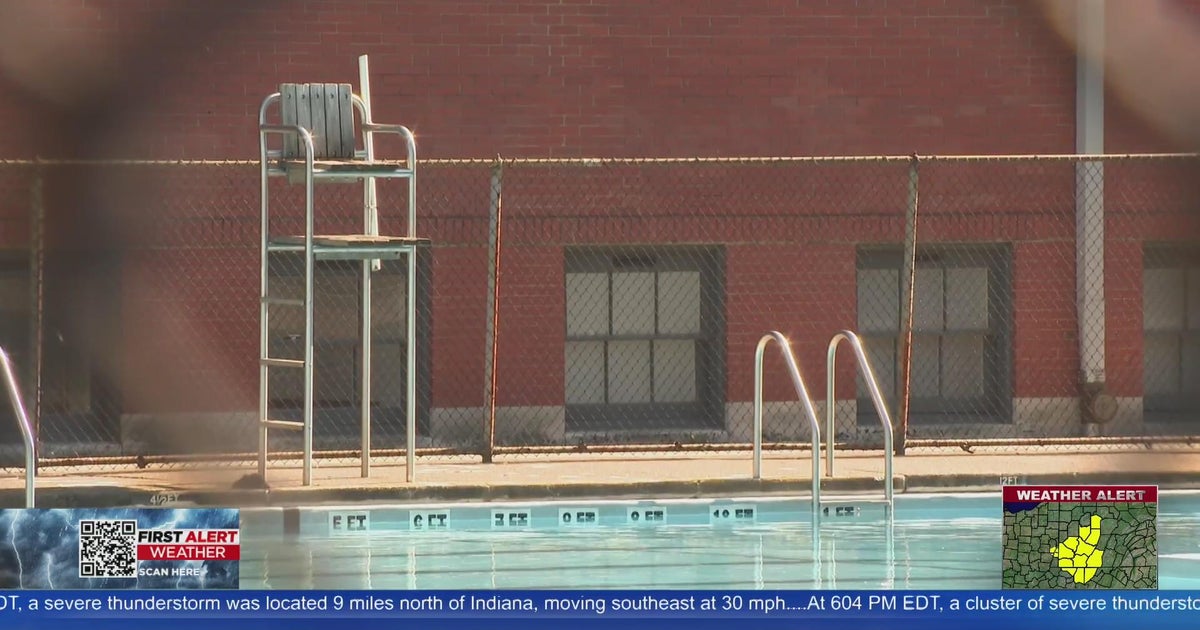 Mayor Gainey getting briefed on arrest near Ormsby Pool - CBS Pittsburgh