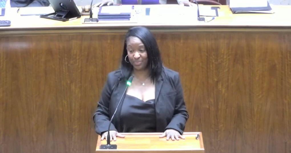 Monique Scott sworn in as new 24th Ward alderwoman in Chicago - CBS Chicago