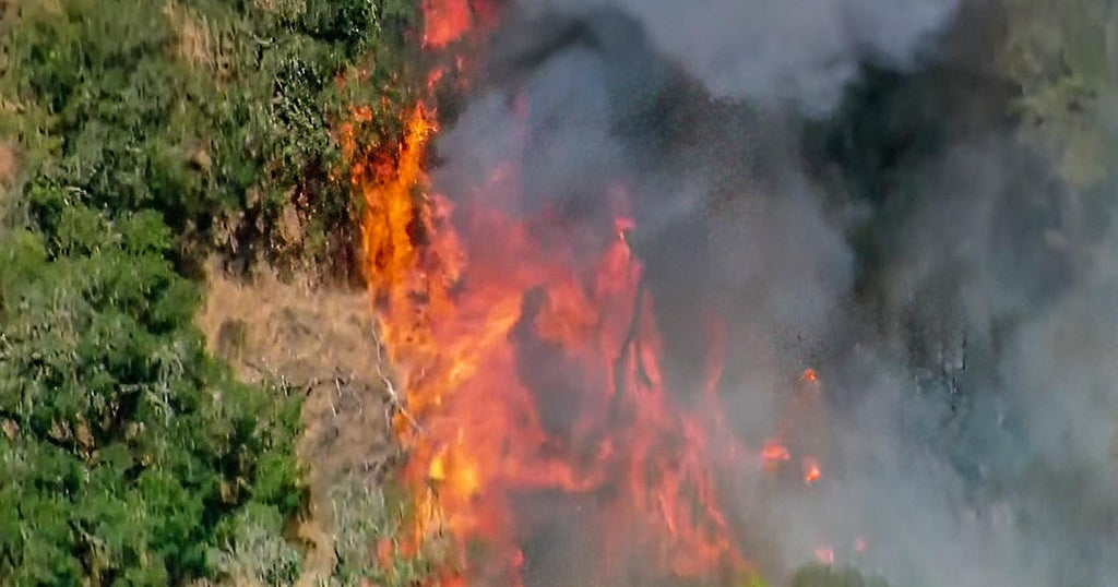 Crews halt progress fire in Pleasanton hills; 2 firefighters hurt - CBS ...