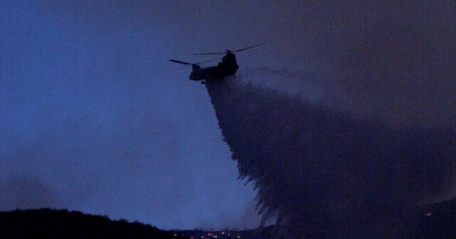 The Chinook is the biggest helicopter to ever fight wildfires at night ...