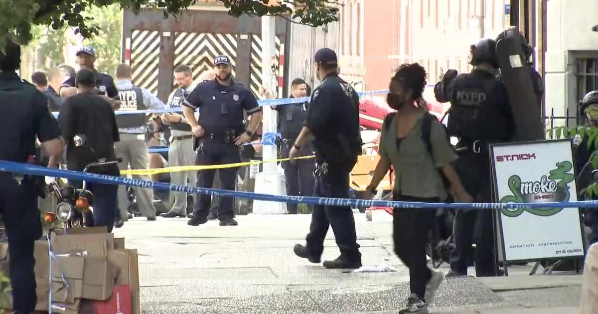 Teenager killed in Harlem shooting - CBS New York