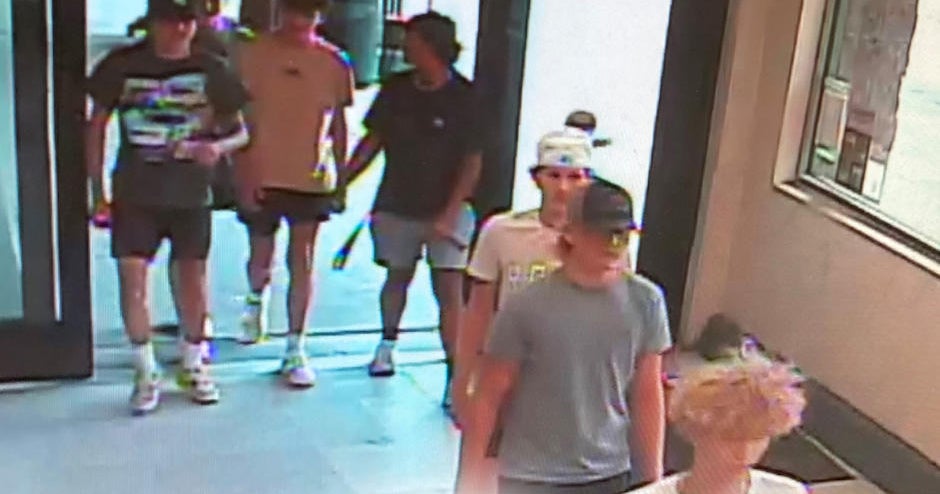 7 young men suspected of shoplifting 2 carts full of alcohol - CBS Colorado