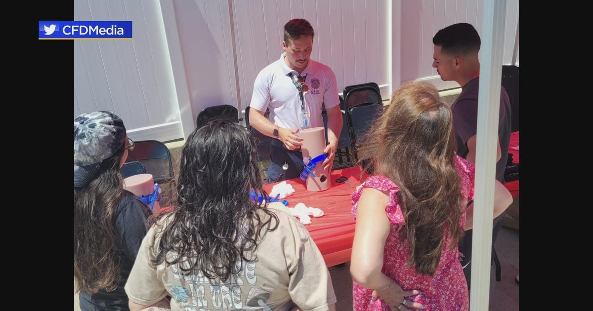 CFD hosts lessons, demos at Engine 70 firehouse - CBS Chicago