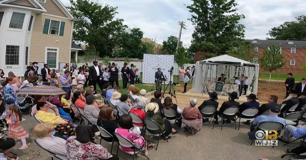 Family Of Efraim Gordon Celebrates With Completion Of Torah - CBS Baltimore