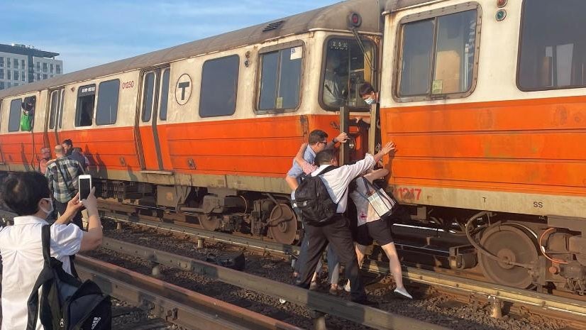 'People really lost it,' Passengers describe desperate rush to get off ...