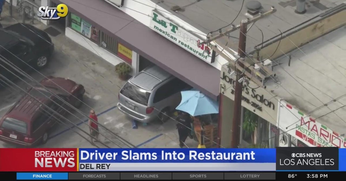 Driver crashes into Del Rey restaurant - CBS Los Angeles