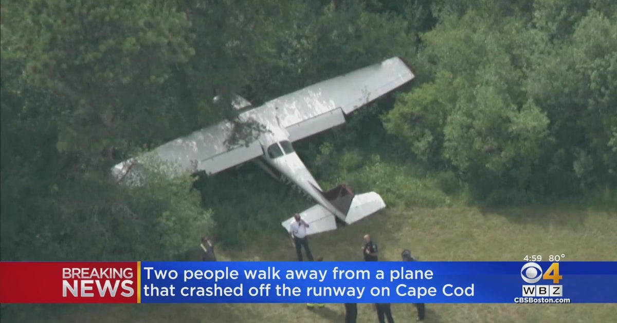 Two people walk away from Cape Cod plane crash - CBS Boston