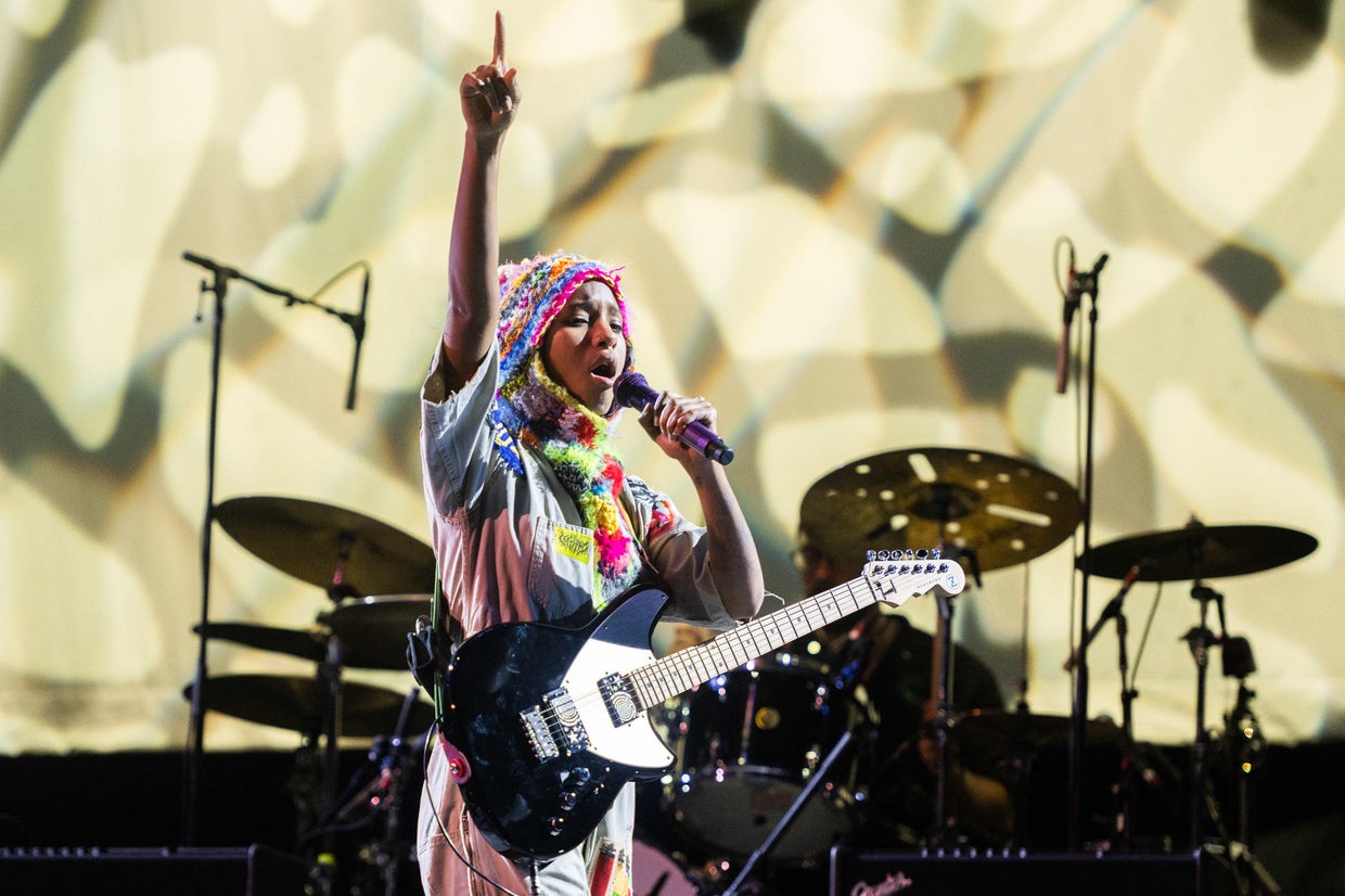 Photos: Machine Gun Kelly lands at Oakland Arena