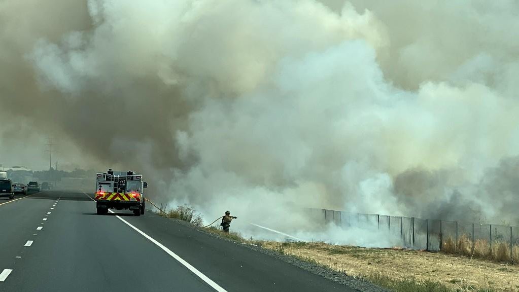 Wildfire in Fairfield shuts down chunk of Highway 12 - CBS San Francisco
