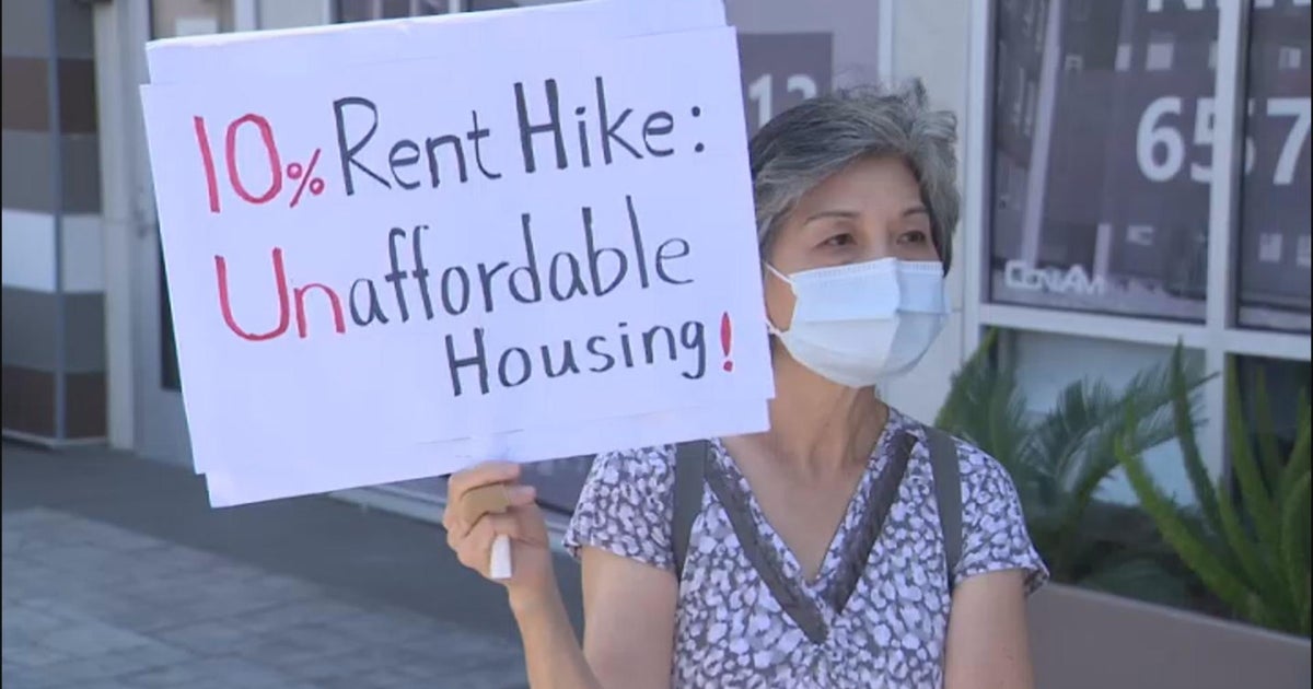 Santa Ana seniors on fixed incomes outraged after their rents jump 10% ...