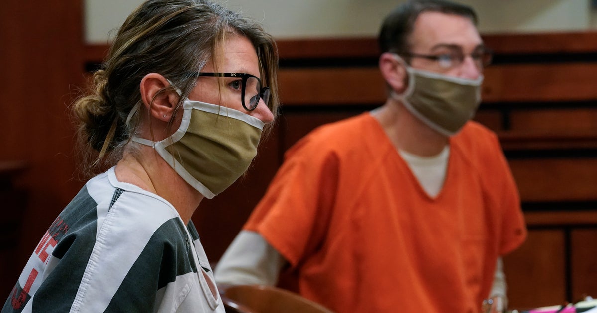 Michigan Prosecutors Say Ethan Crumbley's Parents Exposed Him To ...