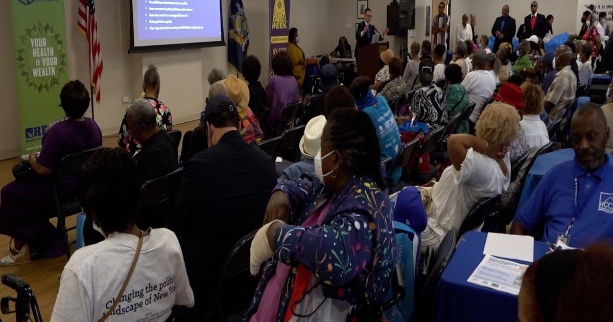 Harlem Week teaches older New Yorkers something new - CBS New York