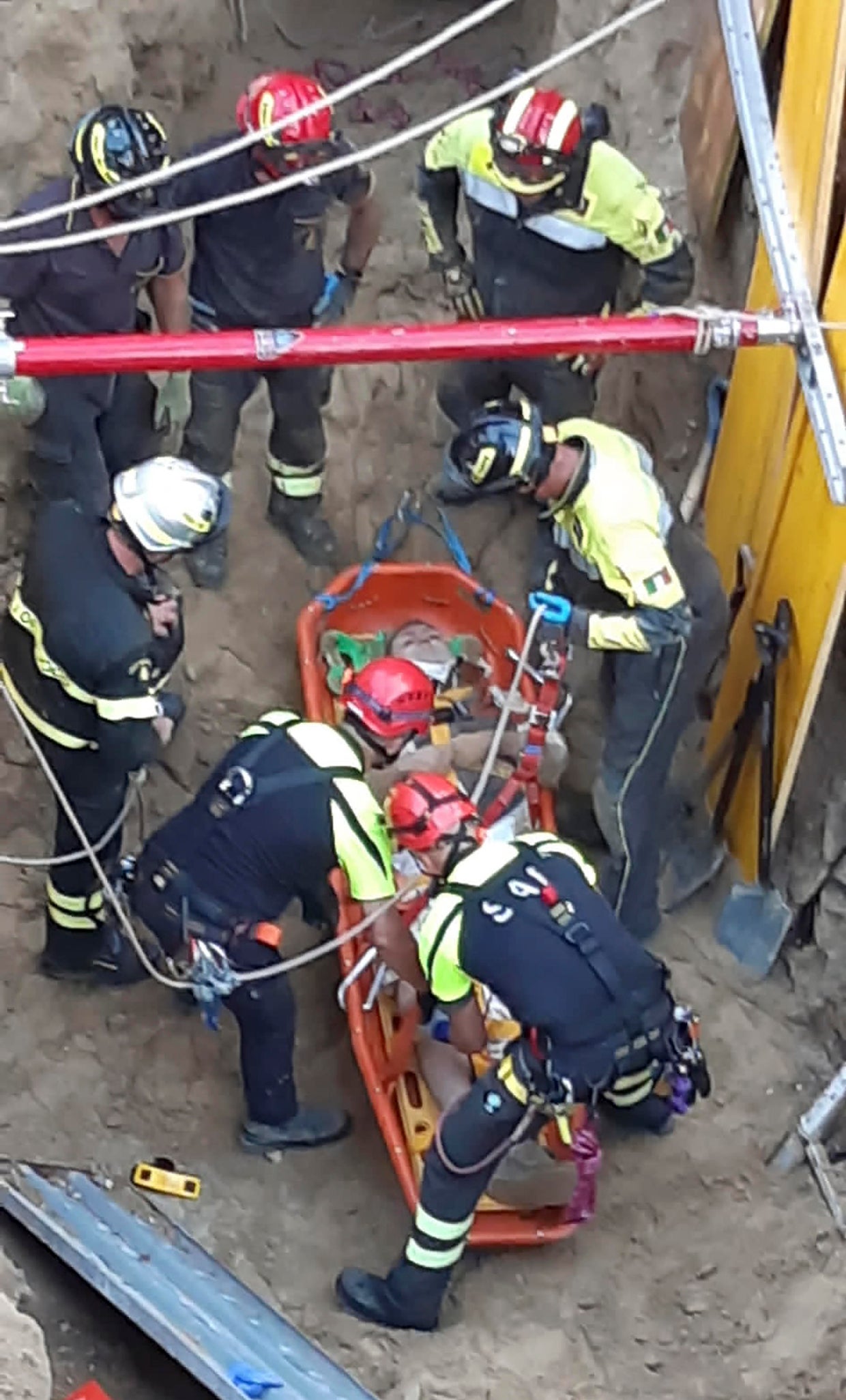 Suspected bank robber thwarted by tunnel collapsing on him near the ...