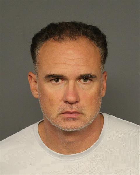 'I see cops=you die': Serial bank robber tracked down with note he left ...