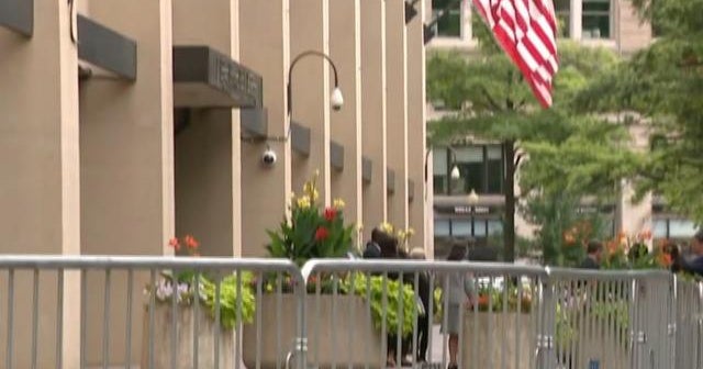 Intel bulletin warns of extremist threats - CBS News