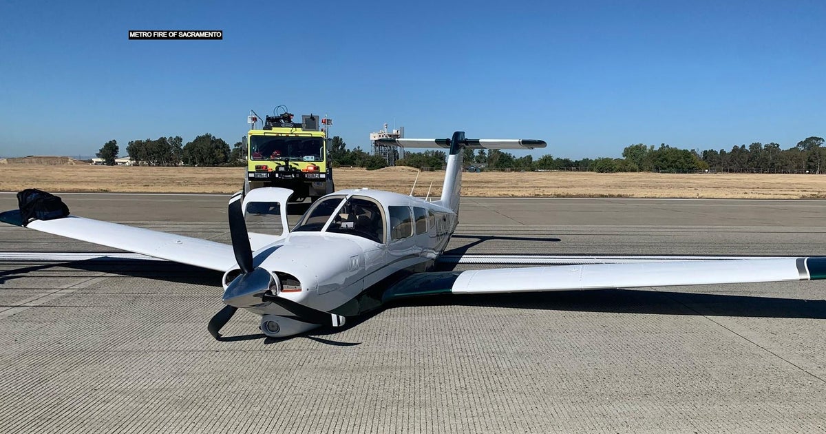 Pilot lands plane on its belly at McClellan Airfield after losing power ...