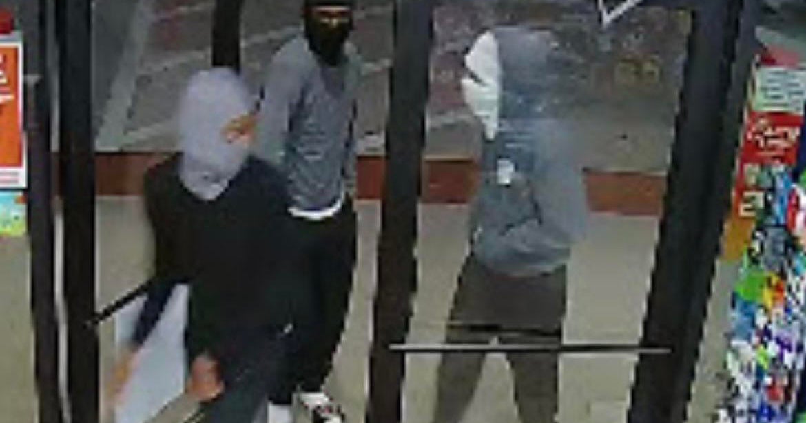 Wheat Ridge police search for 3 robbery suspects - CBS Colorado