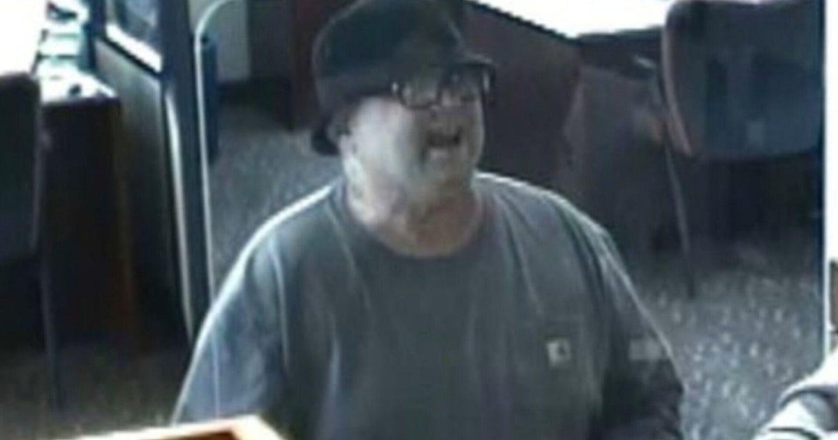 Boulder police search for Vetra Bank robber - CBS Colorado