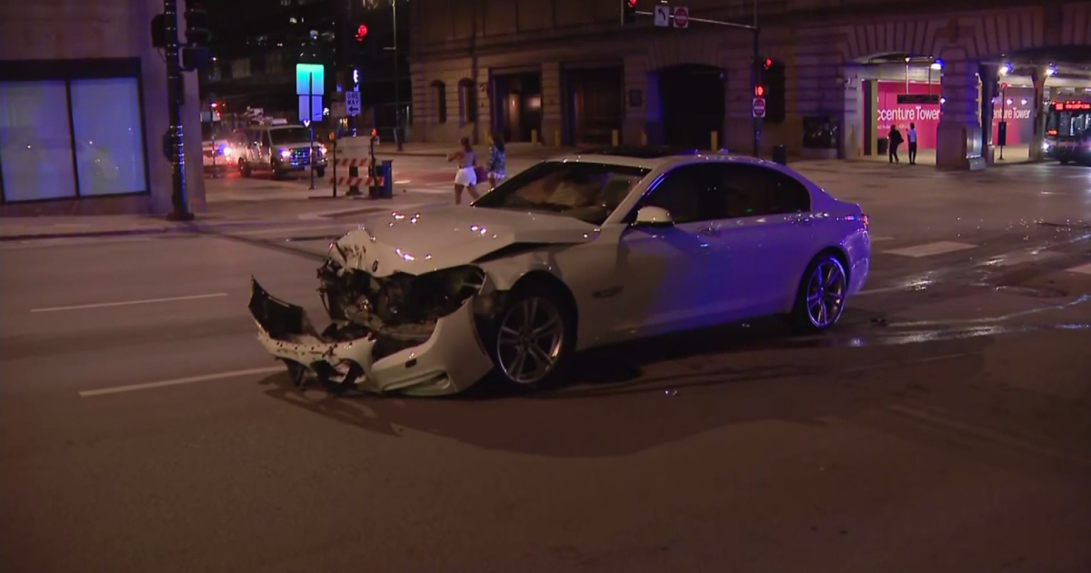 Stolen Porsche Collides With Bmw In West Loop Witness Says Three Armed