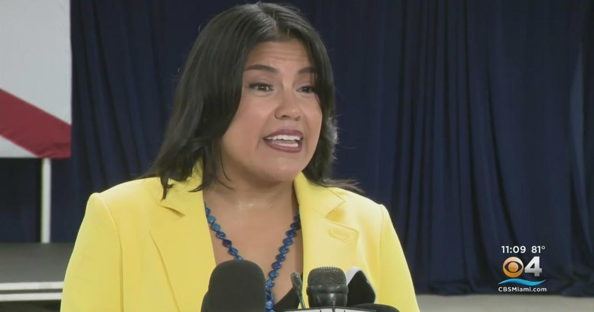 Charlie Crist selects Karla Hernandez as running mate - CBS Miami