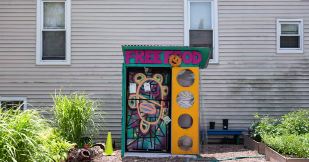Love Fridge going solar in Englewood - CBS Chicago