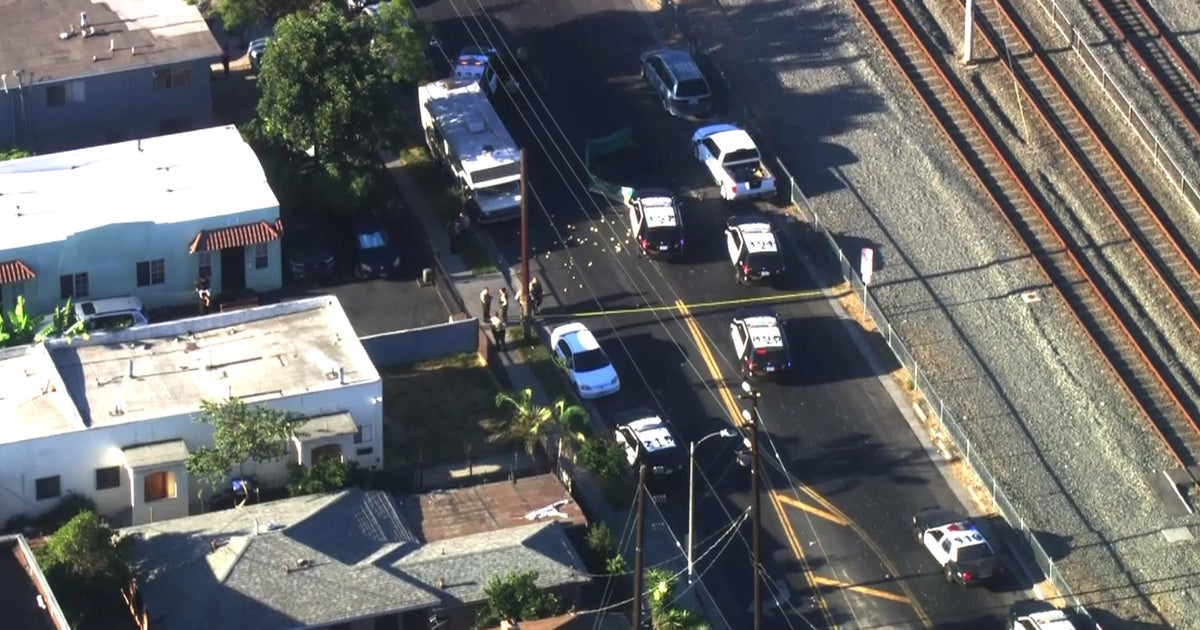 Man with machete fatally shot by deputies in Florence-Firestone ...