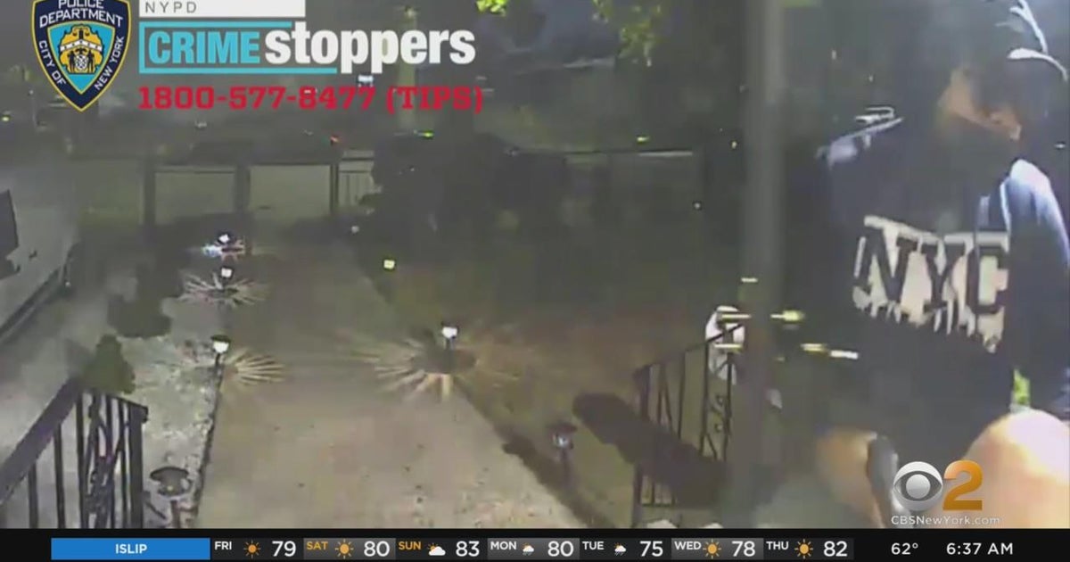 Caught on video: Queens home invasion - CBS New York