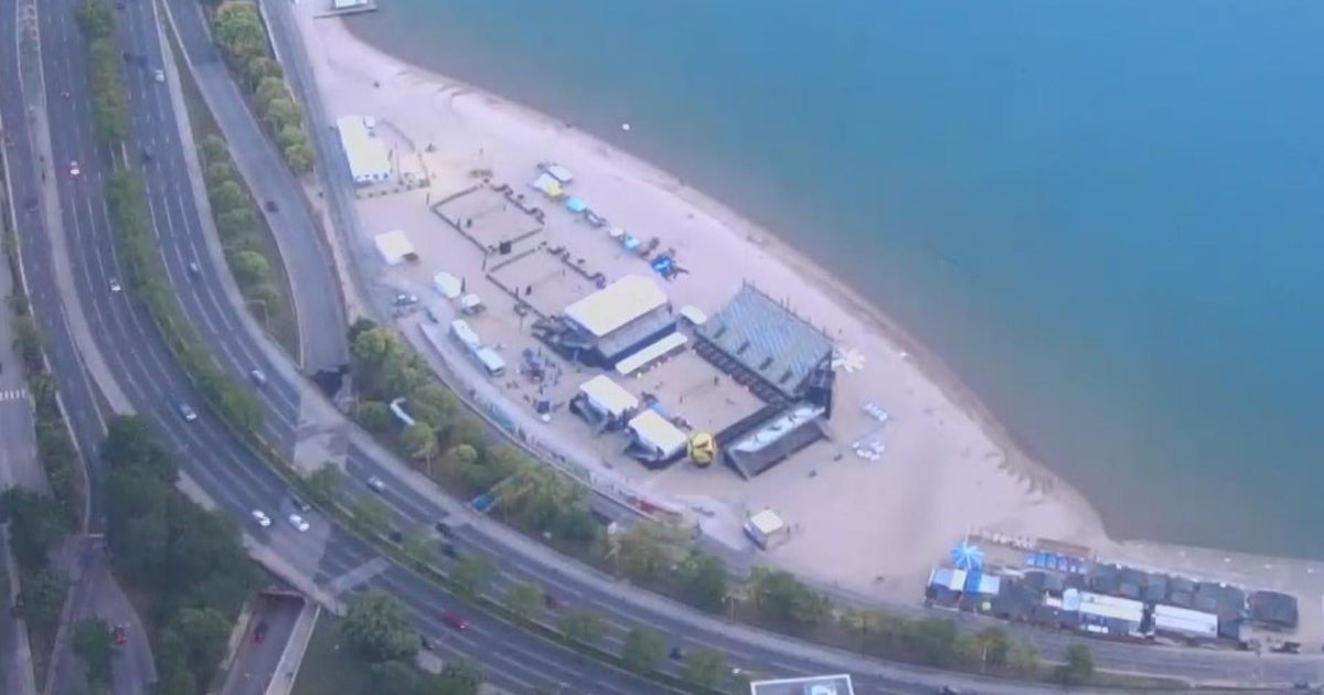 Volleyball come to Oak Street beach this weekend - CBS Chicago