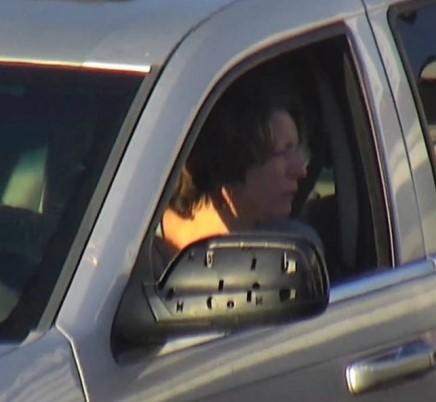 Report of woman handing out money leads to bank robber's arrest - CBS ...