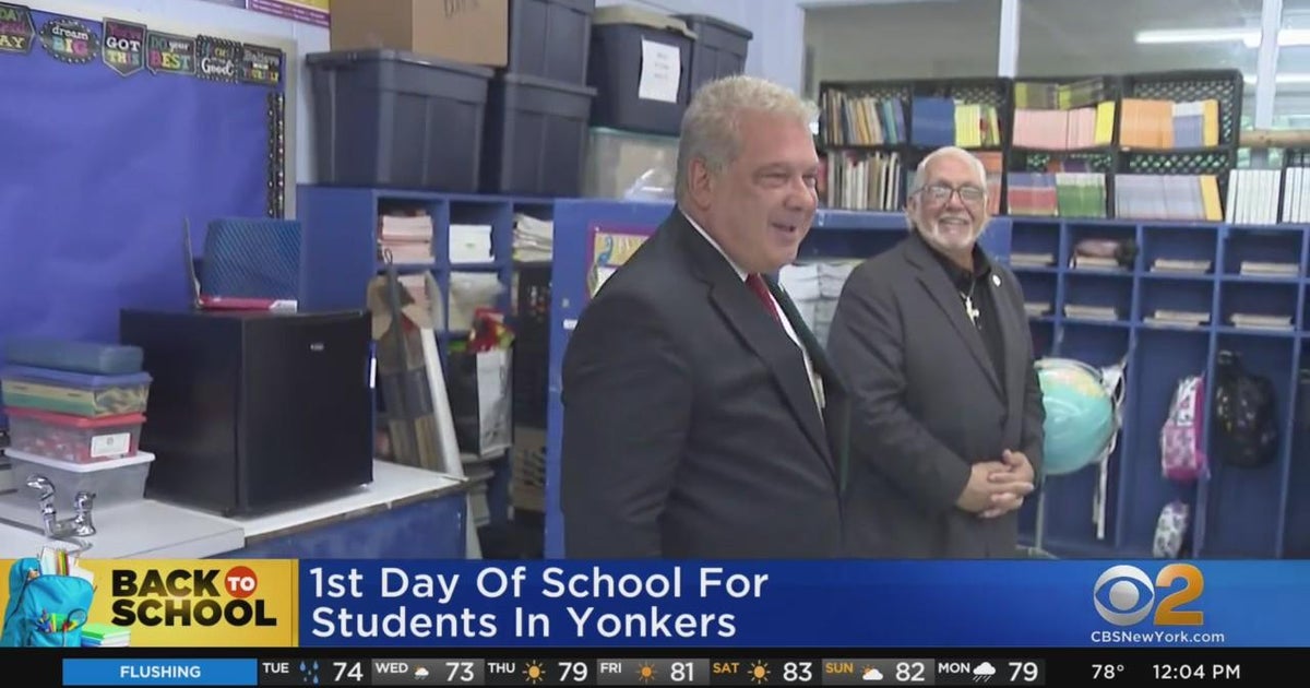 Yonkers welcomes students back to school - CBS New York