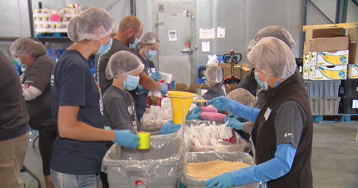 Volunteers gather to give back in memory of 9/11 - CBS Minnesota