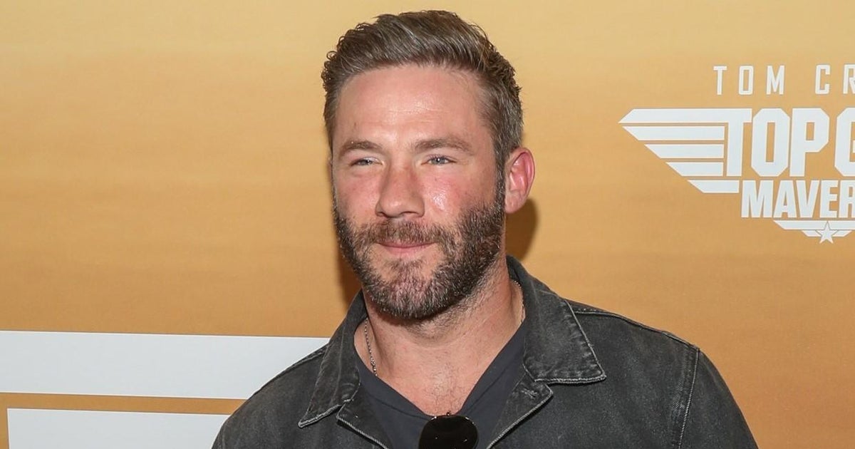 Julian Edelman didn't seem to enjoy watching the Patriots lose to Miami ...