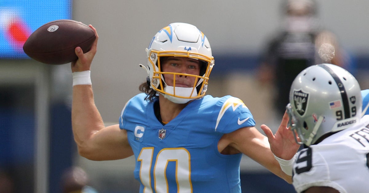 Herbert throws 3 TD passes, Chargers beat Raiders 24-19 - CBS Los Angeles