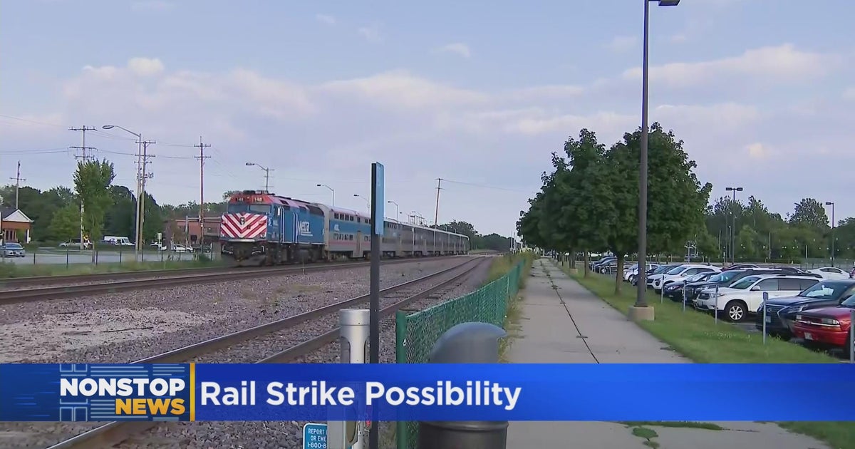 Possible freight railroad strike could shut down multiple Metra lines ...